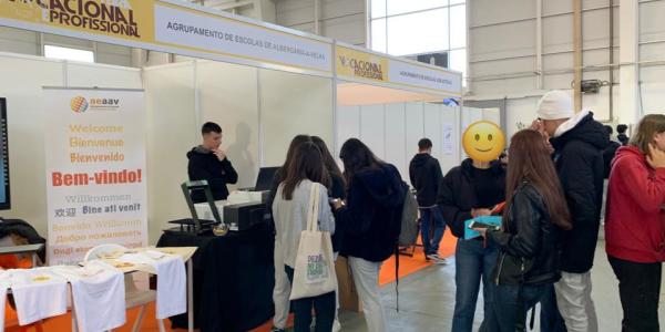 AEAAV presente na Feira Vocacional e Profissional :: AEAAV